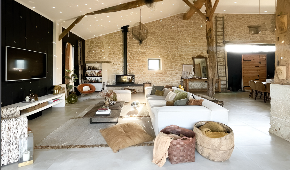 Rénovation d'une grange en maison : un avant/après éblouissant 4 PIEDS déco